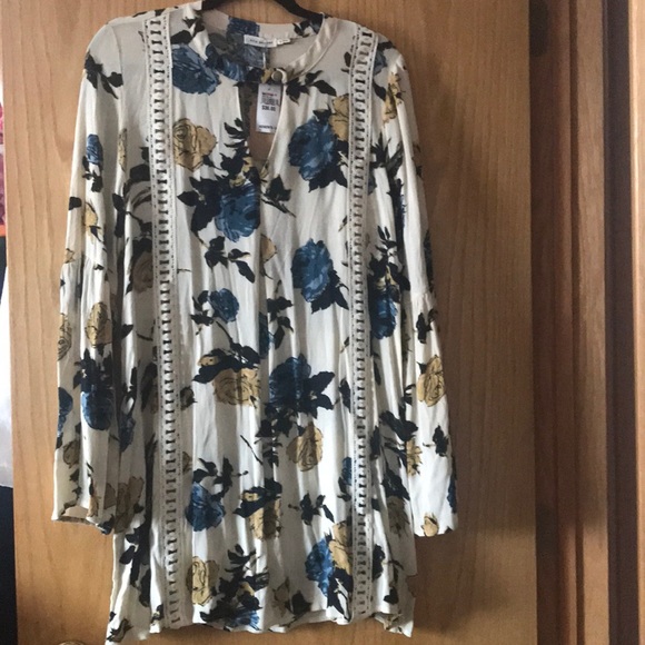 Blu Pepper | Dresses | Nwt Blu Pepper Loose Bluegold Floral Dress ...